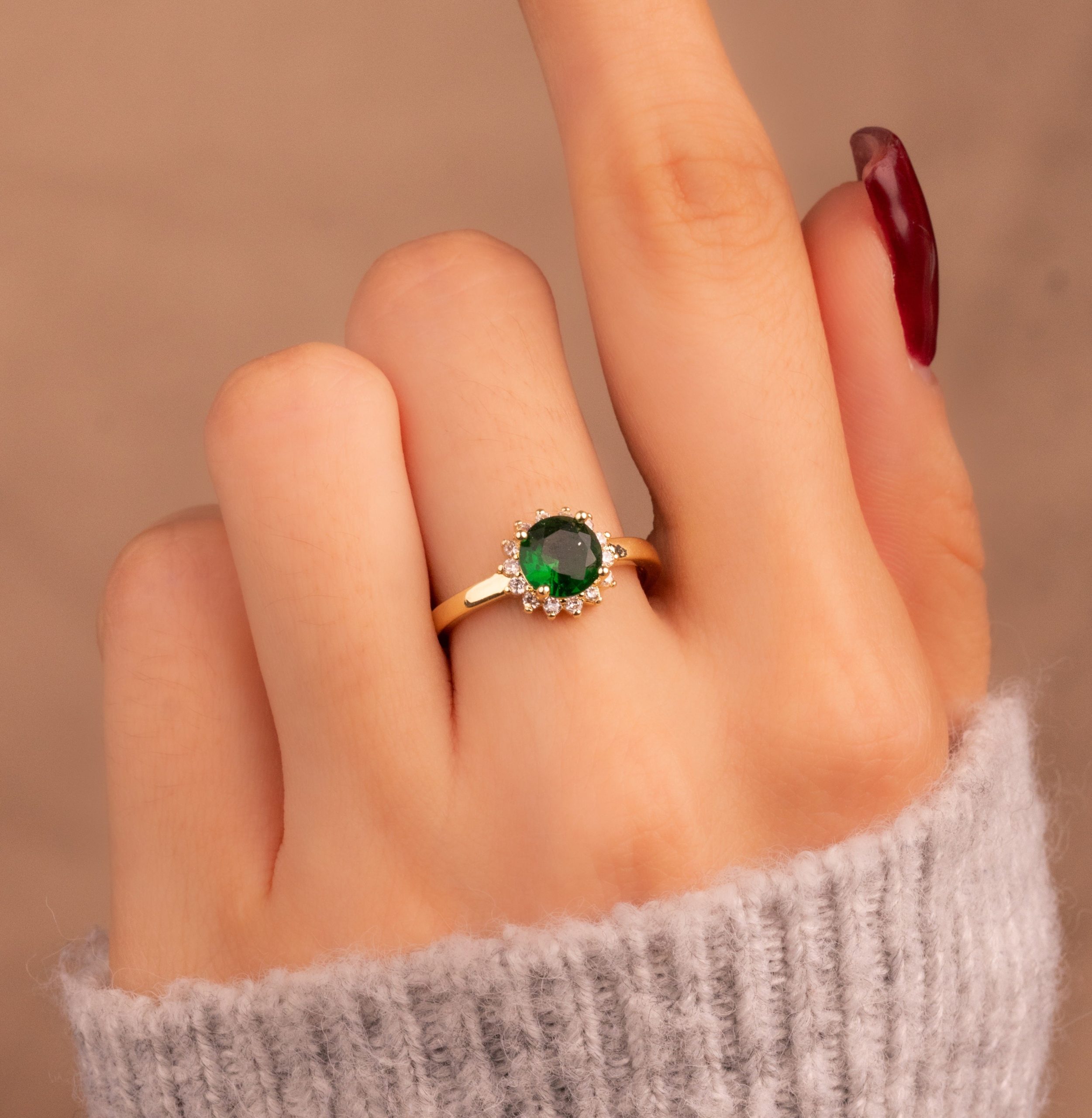 Anillo Círculo Esmeralda Ref: A1342 - Sublime Tentación